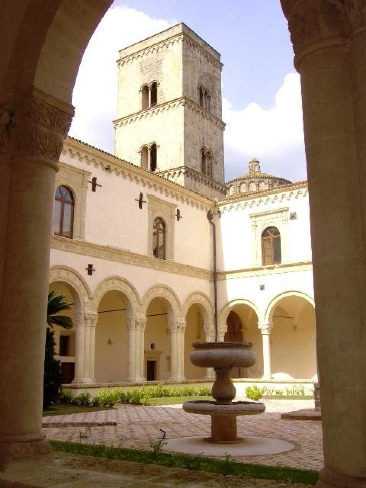 Abbazia di San Michele Arcangelo (Montescaglioso) | ViaggiArt Abbazia di San Michele Arcangelo (Montescaglioso) | ViaggiArt