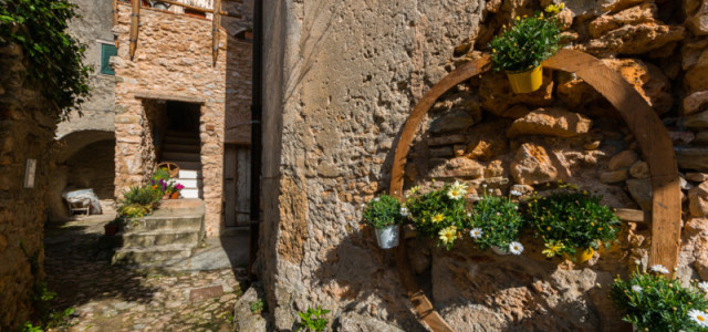 Borgio Verezzi: Edificio di culto | ViaggiArt