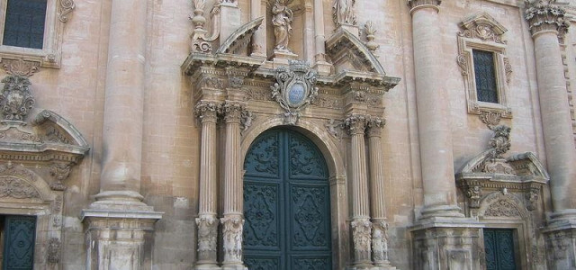 Ragusa: Edificio storico | ViaggiArt